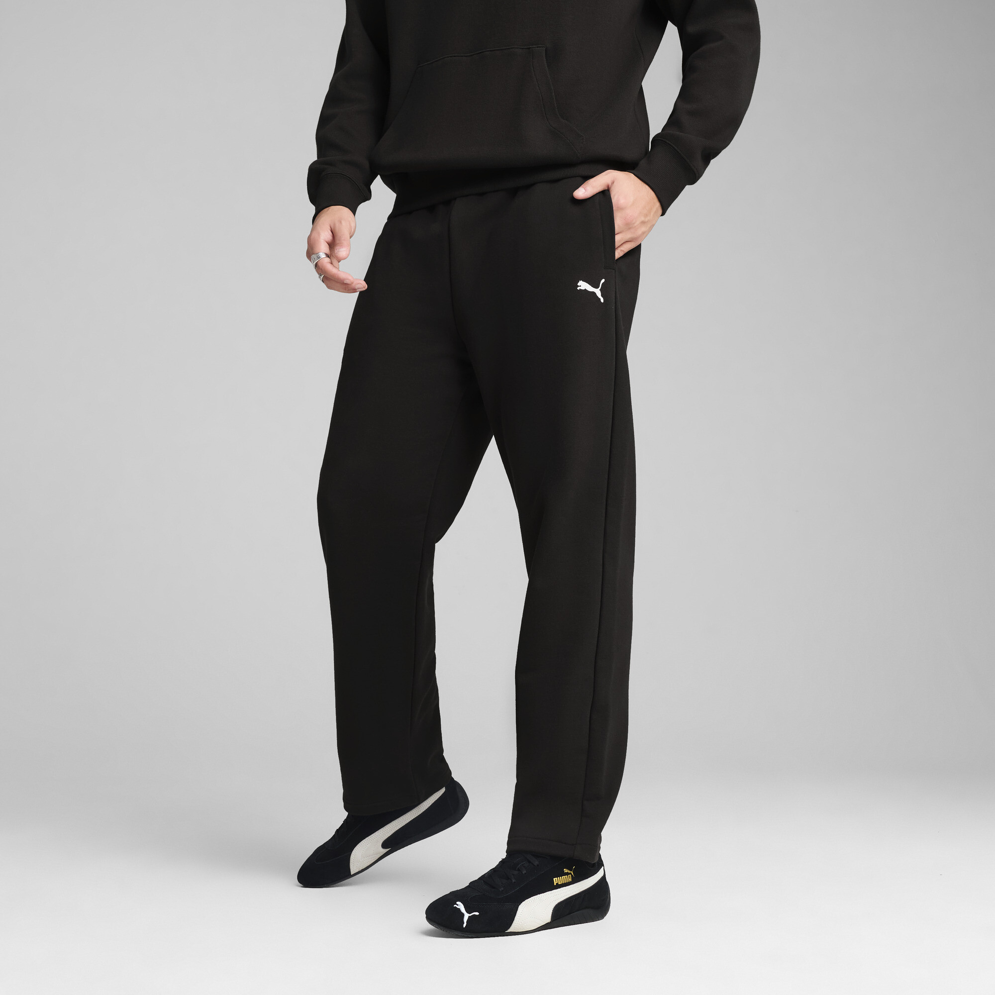 WARDROBE Essentials Relaxed Sweatpants Men | Pants | PUMA